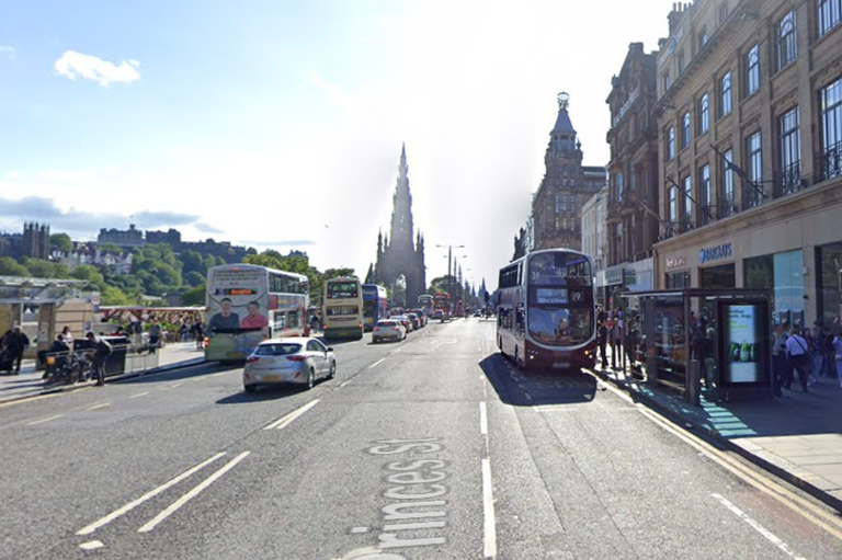 Edinburgh Princes Street closed and buses diverted amid ongoing 'police ...
