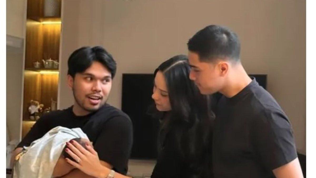 Cocok Jadi Ortu,Potret Al Ghazali dan Alyssa Jenguk Anak Aaliyah ...