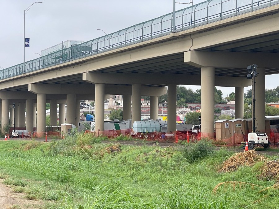 President OKs expansion of international bridge in Eagle Pass