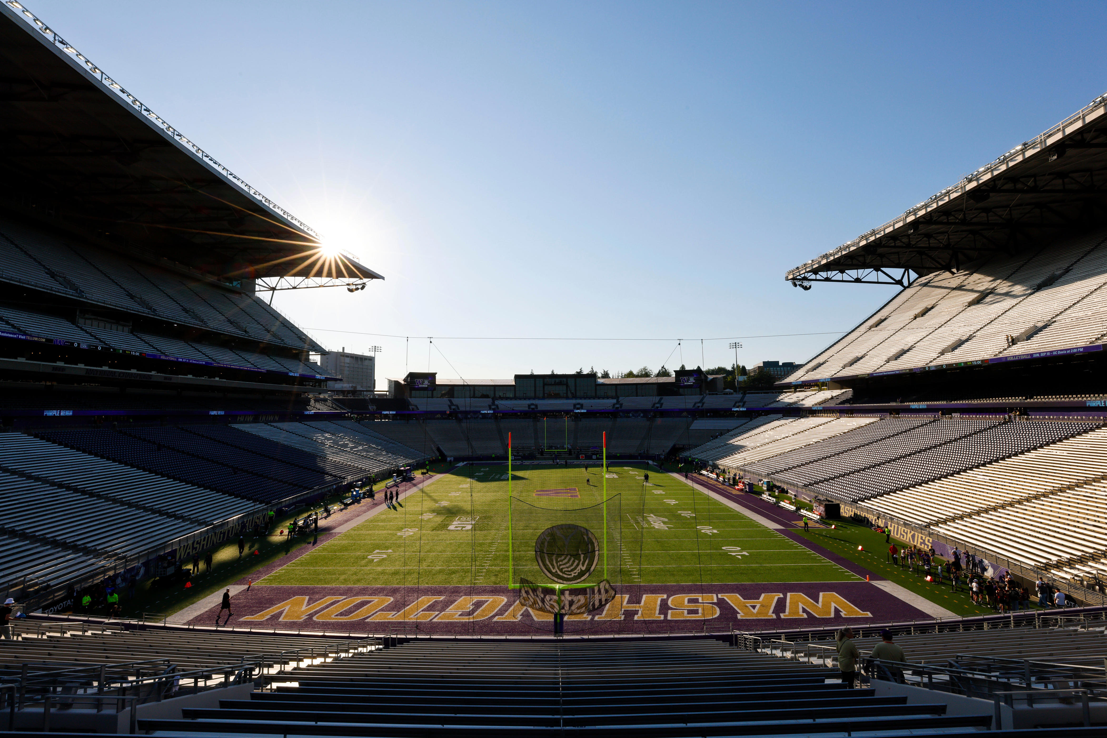 Kickoff time announced for Oregon Ducks game vs. Washington Huskies