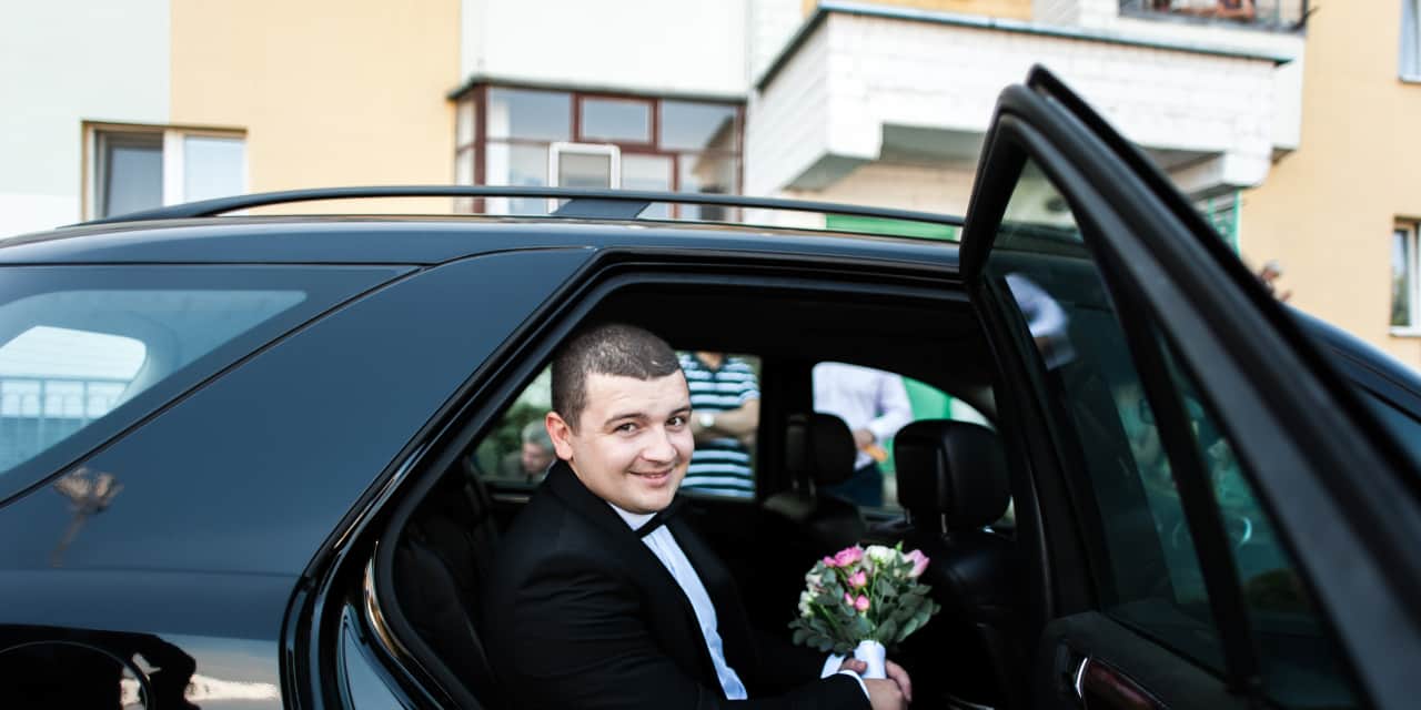 My friend asked me to chip in $1,600 for her son’s prom-night limo. Has ...