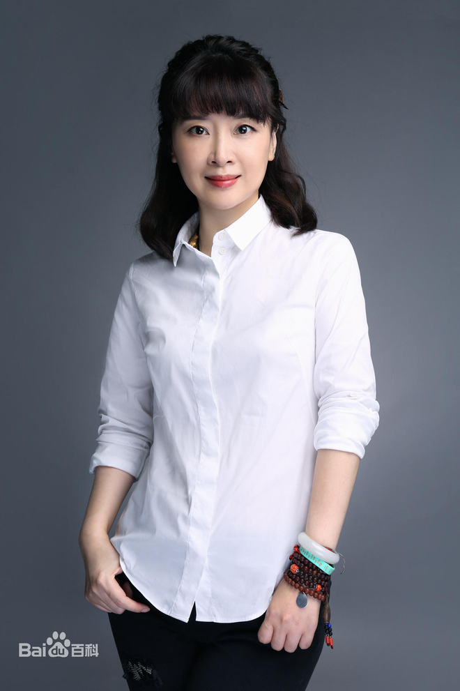 Yêu tinh nhện đẹp nhất Tây du ký từng khiến đạo diễn phá lệ, giờ là bà trùm Cbiz