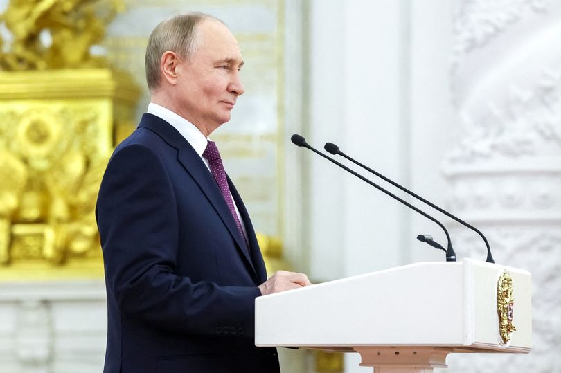Putin's WW3 fears as he claims 'world closer to highly dangerous ...