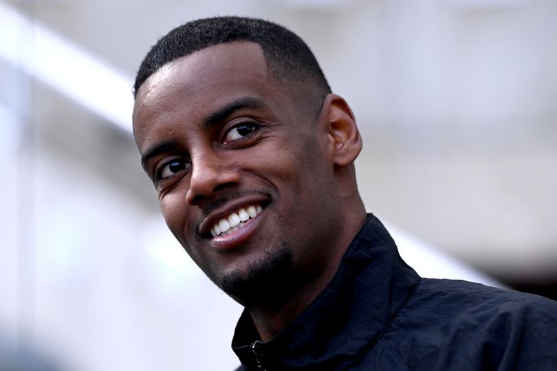 Alexander Isak to Liverpool transfer latest as Newcastle United ...