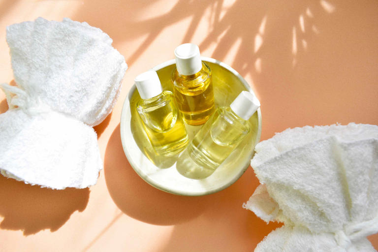 What are castor oil packs and how do you use them?