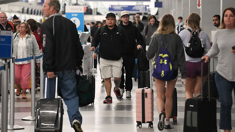 MEPs propose airline passengers in Europe should be allowed two pieces ...