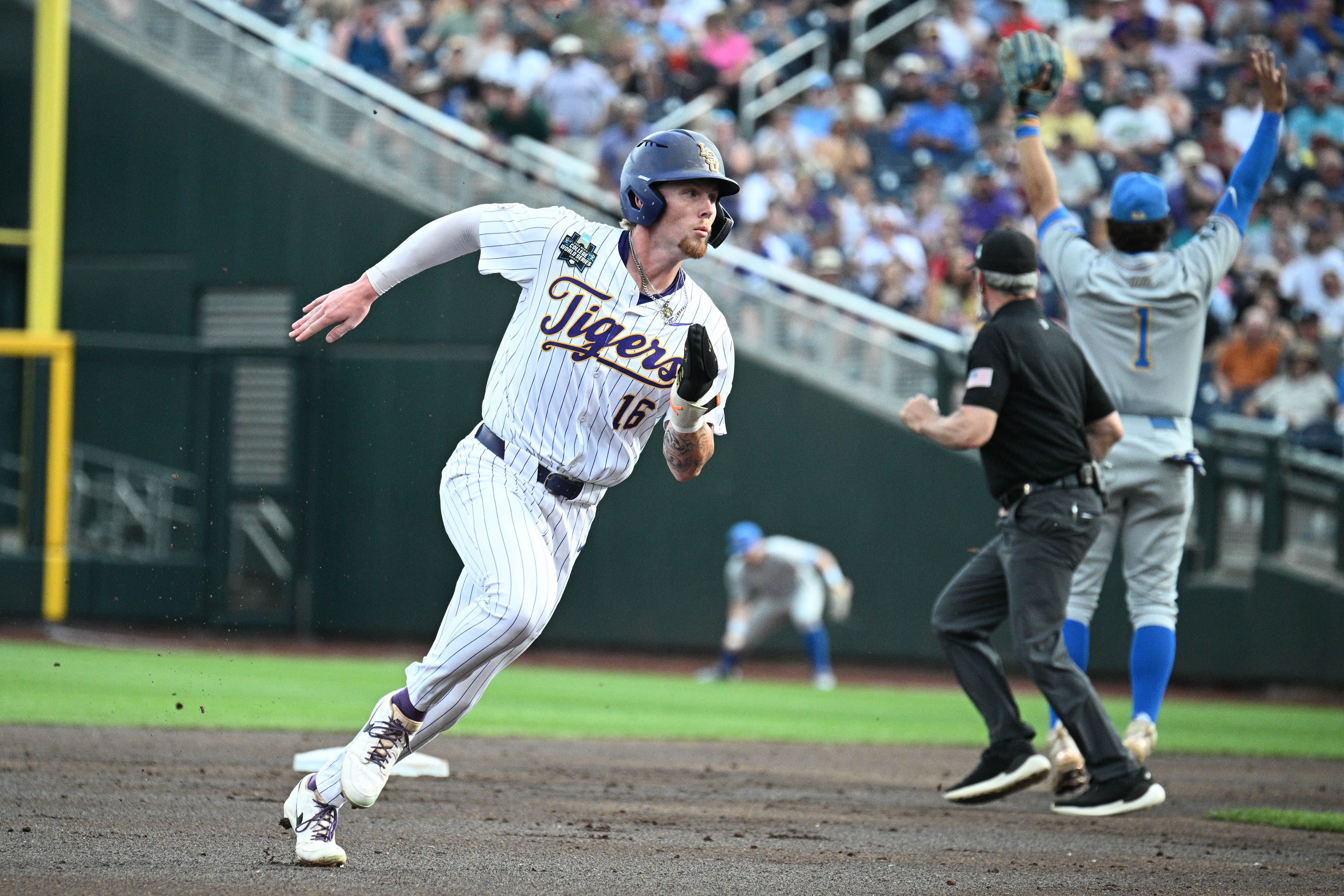 Stay or go: Will Ethan Frey turn pro or return to LSU baseball?