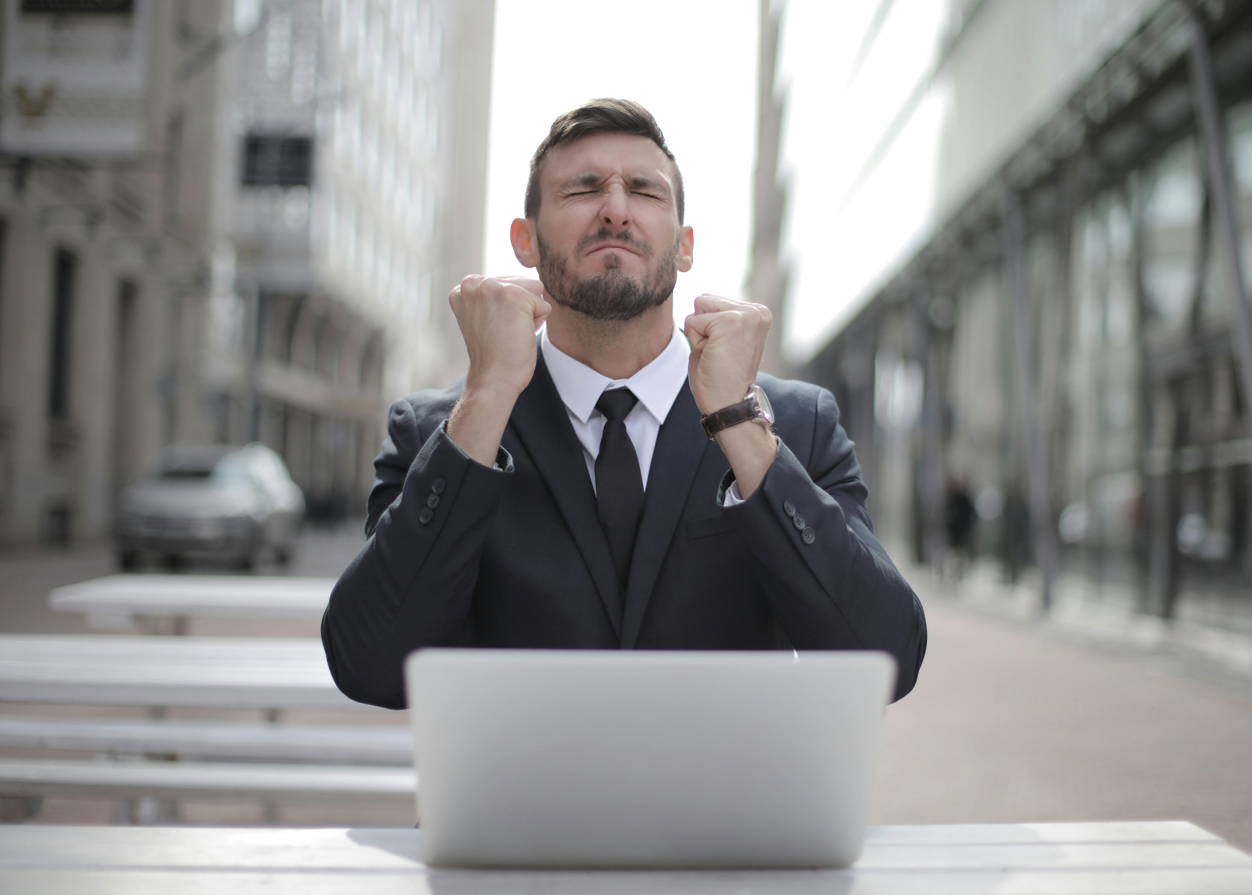 Habits that quietly kill your confidence
