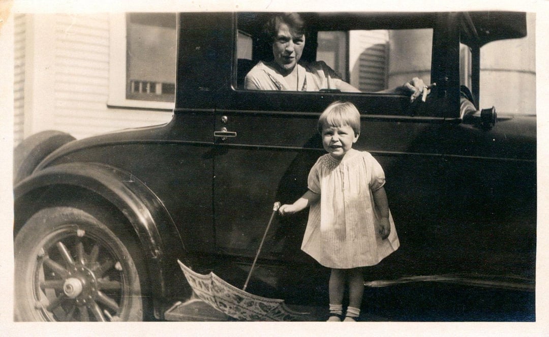 Experience Life In The Past With 25 Vintage, 1920s Photos