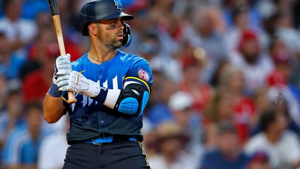 Ex-Phillies player Whit Merrifield retires, apologizes to Philly ...