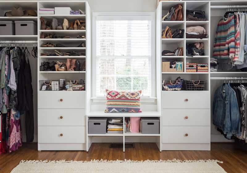 Why You Should Use a Toilet Paper Holder in Your Closet (It's So Cute!)