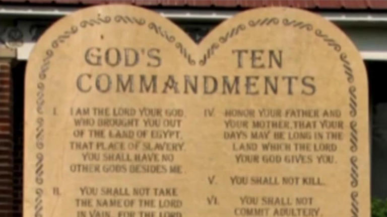 Texas parents sue state, school districts after Gov. Greg Abbott signs bill requiring Ten ...