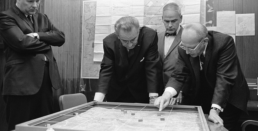 24 Photos Inside War Planning Throughout History