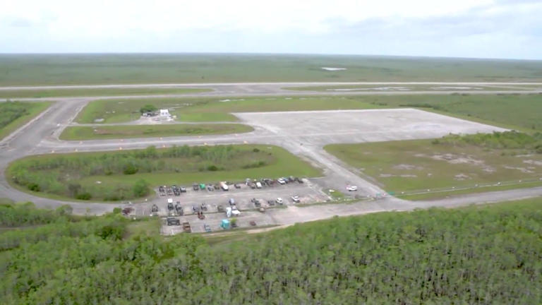 Trump visits Florida's 'Alligator Alcatraz' as new ICE detention center ...