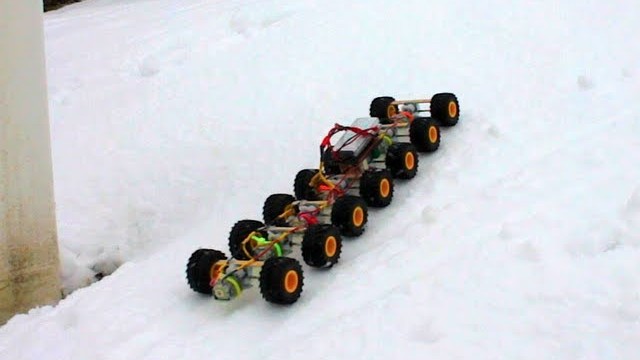 14-Wheel Drive Crawler – Extreme Off-Road Engineering in Action