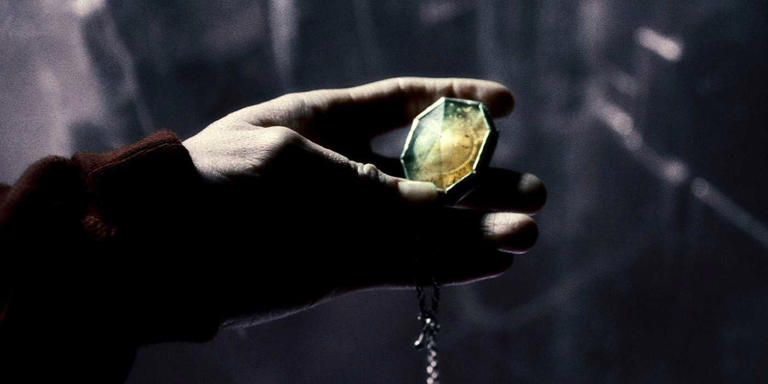 The 7 Harry Potter Horcruxes (& How They Were Destroyed)