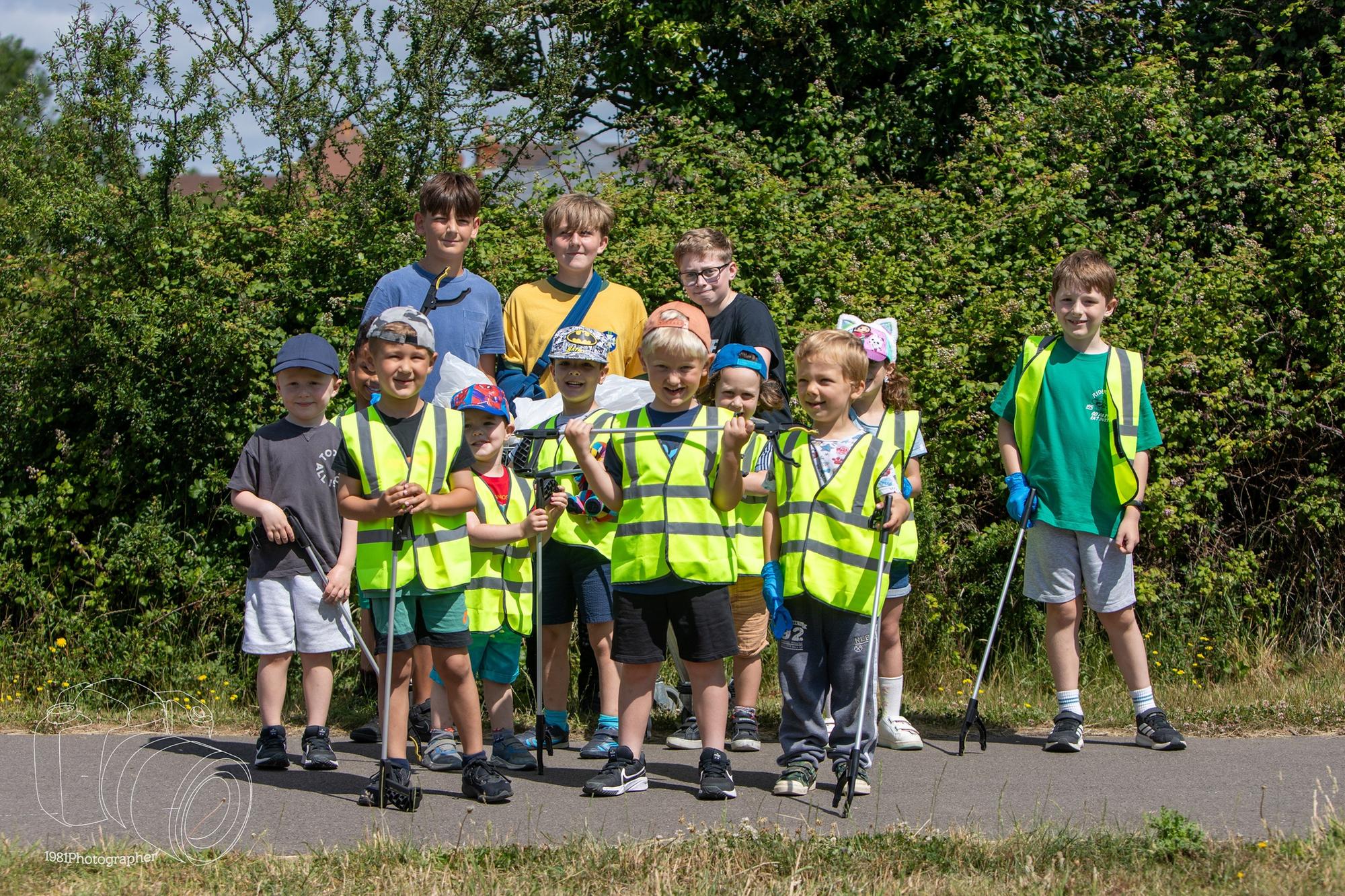 Primary school students help keep Bersted clean and tidy