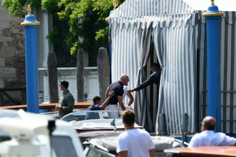 Amazon-topman Jeff Bezos en bruid aangekomen in Venetië voor huwelijk