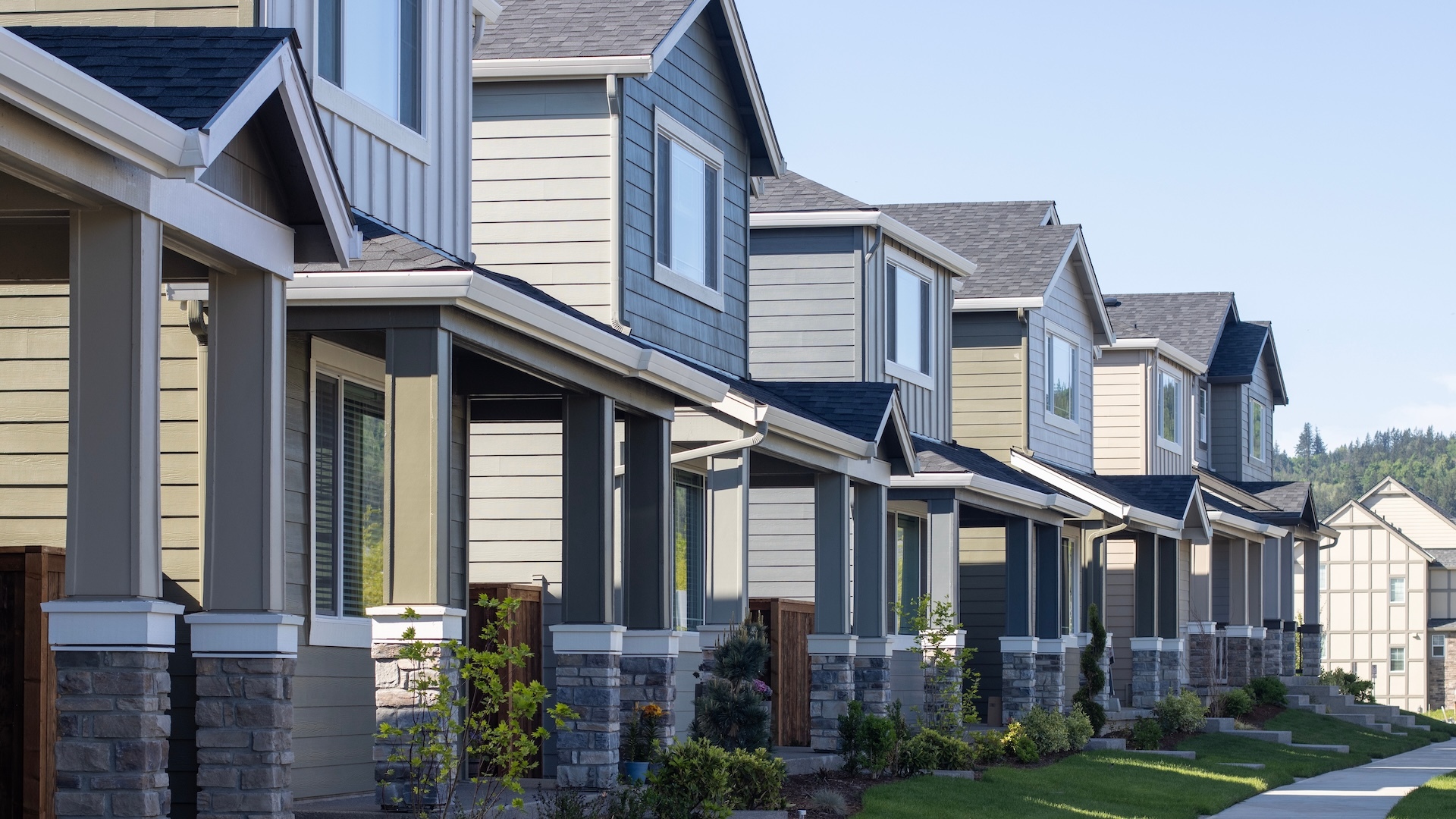 Eight Issues to Negotiate With Your New Neighbors As Soon As You Move In