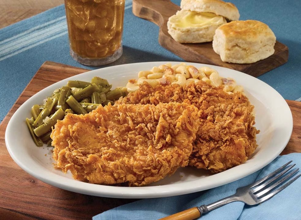 7 Cracker Barrel Foods That Fans Say Taste Like a Home-Cooked Meal