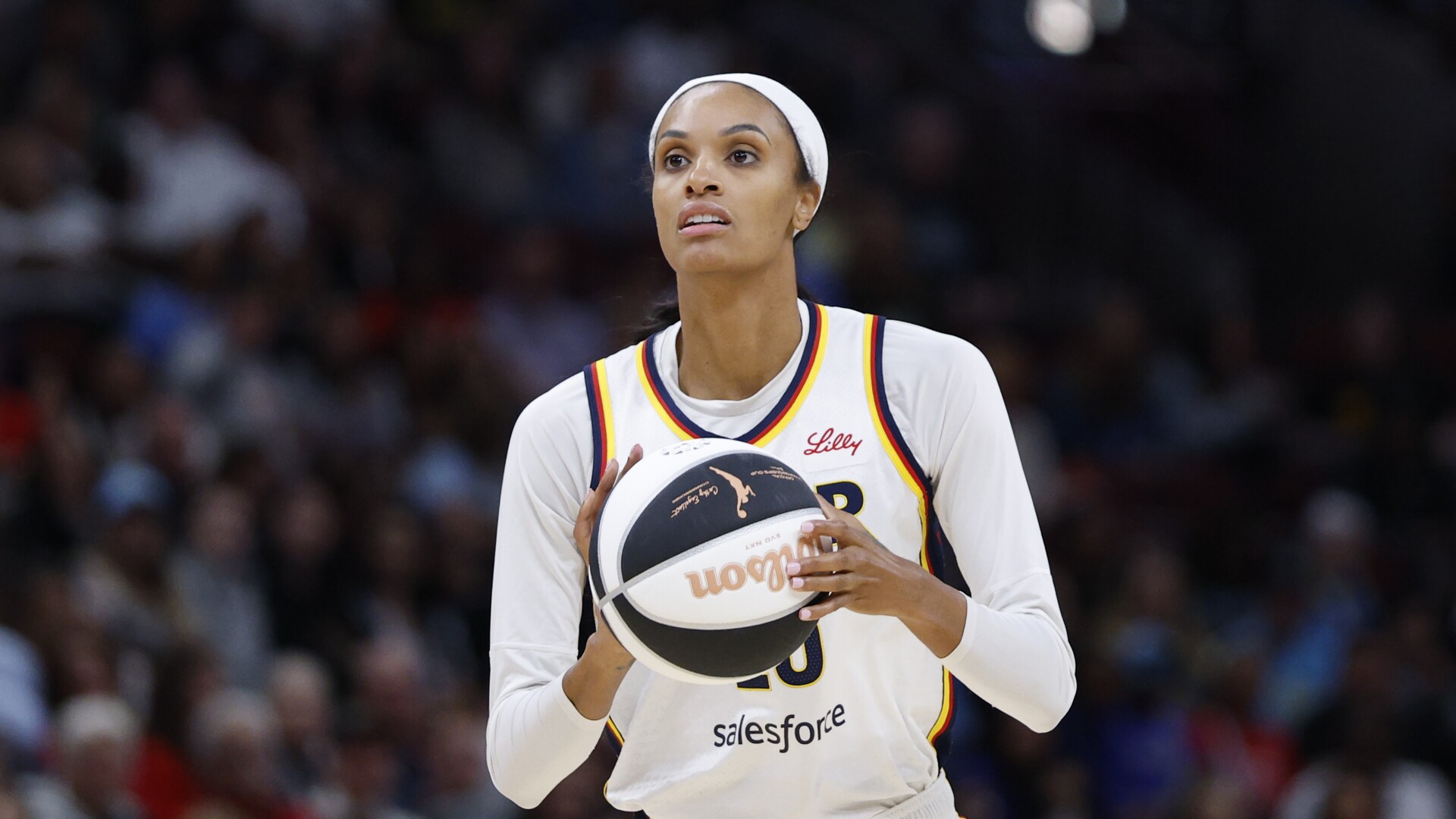 Indiana Fever waive DeWanna Bonner and re-sign Aari McDonald