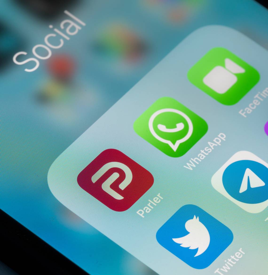 Cellphones are banned in Texas schools starting this fall. Here's what ...