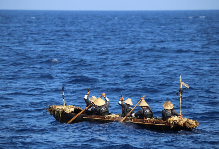 Ancient canoe replica tests Paleolithic migration theory