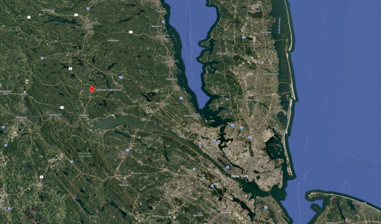 NY pol dismantles AOC’s ‘Bronx girl’ tough talk with one old yearbook photo