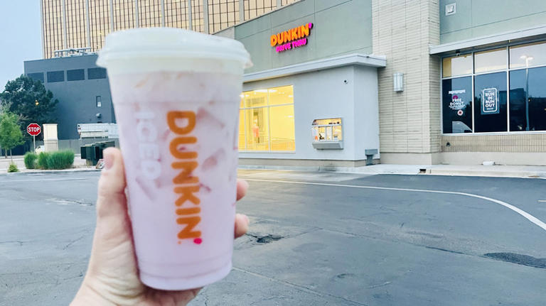 Review: Is Sabrina Carpenter's Dunkin' Strawberry Refresher A Dream Or ...