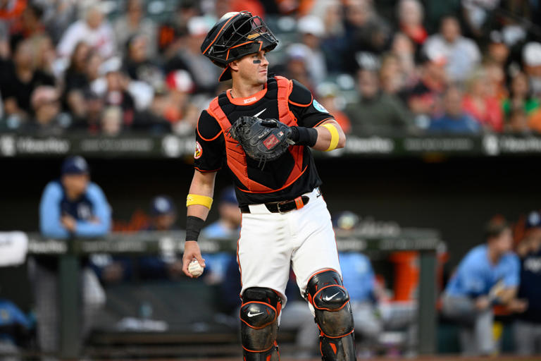 Injury-depleted Diamondbacks place Ildemaro Vargas on IL, give James ...