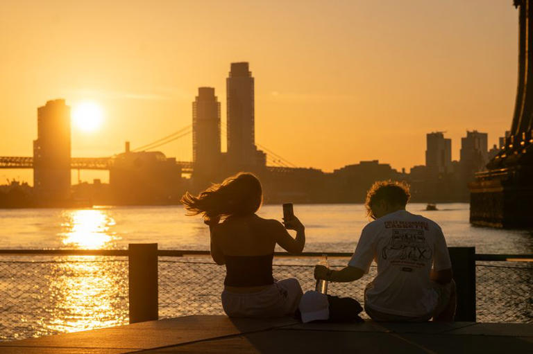 Chuck Schumer sends warning after being hospitalized from Senate gym ...