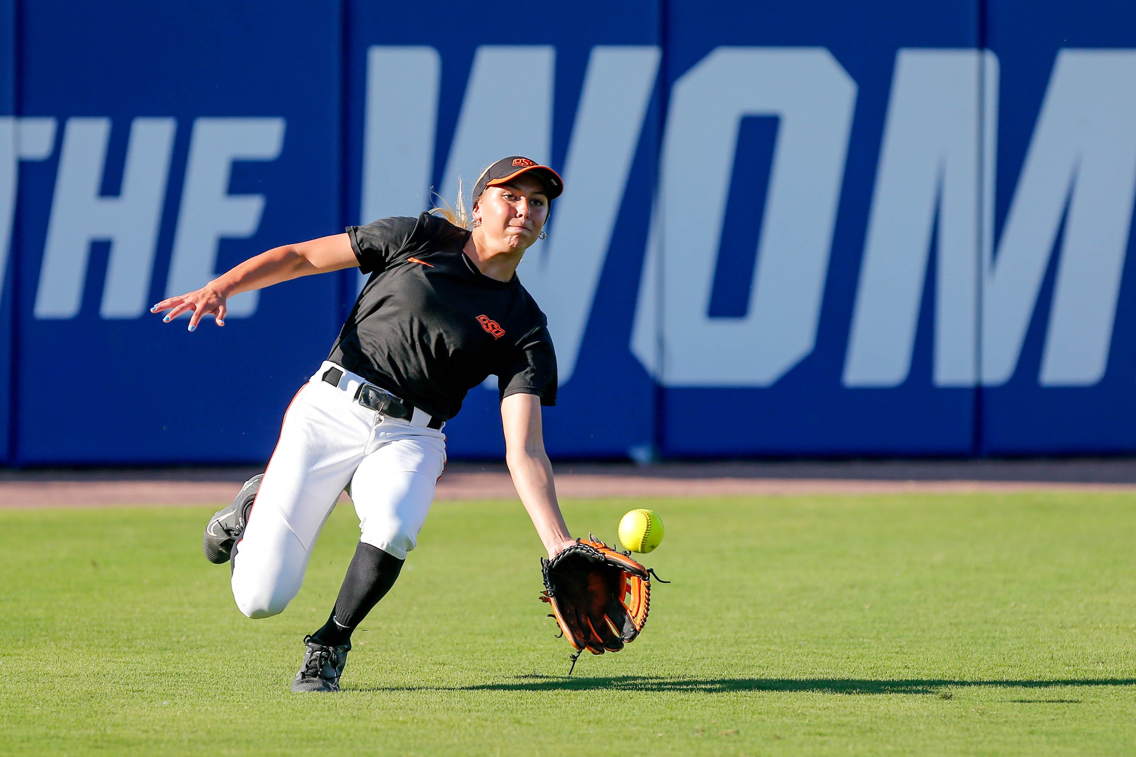 Longhorns softball adds speedy utility player through transfer portal ...