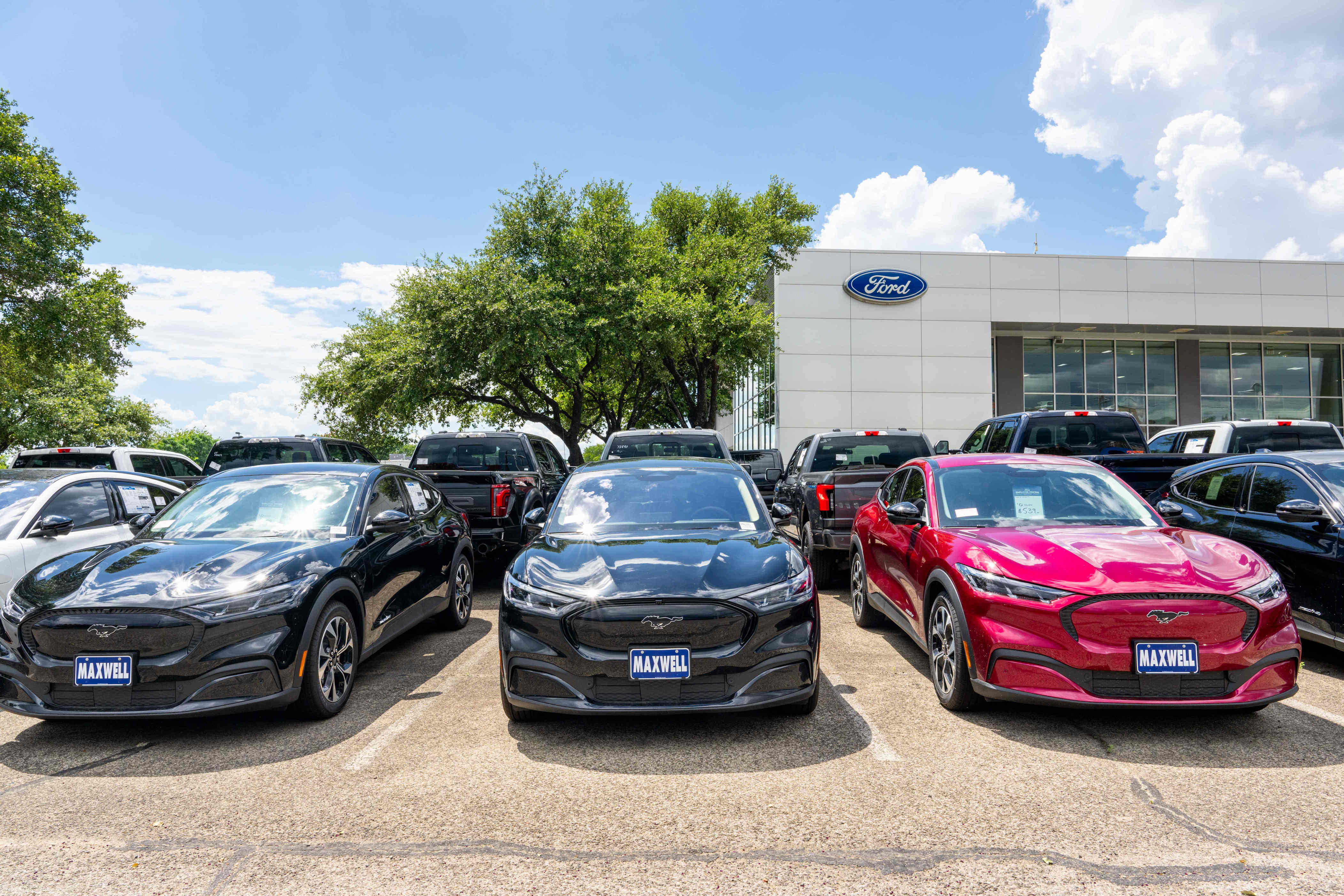 Ford Calls Most Employees Back to Office 4 Days a Week, Starting in ...