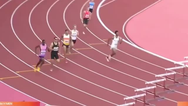World champion’s wardrobe malfunction fails to thwart 400m win