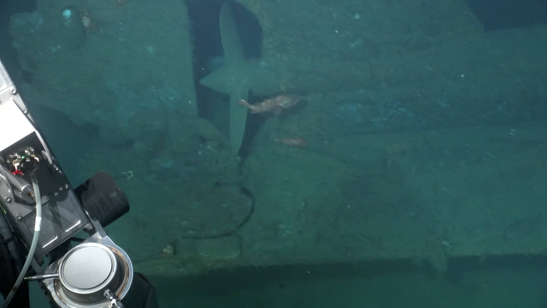 Submersible explores the crash site of a sunken submarine