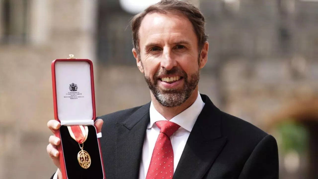 Gareth Southgate gets royal knighthood from Prince William just days ...