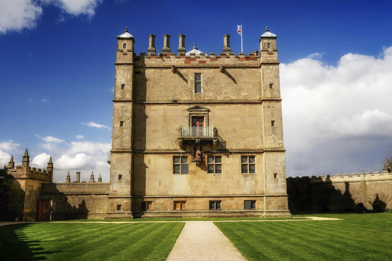 7 fairytale castles to visit in Derbyshire and near the East Midlands ...