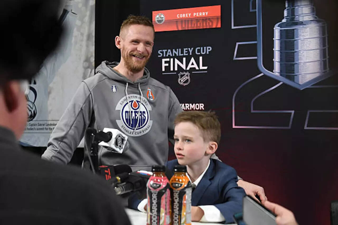 “It’s something that I wanna give him”: Corey Perry plays for his son ...