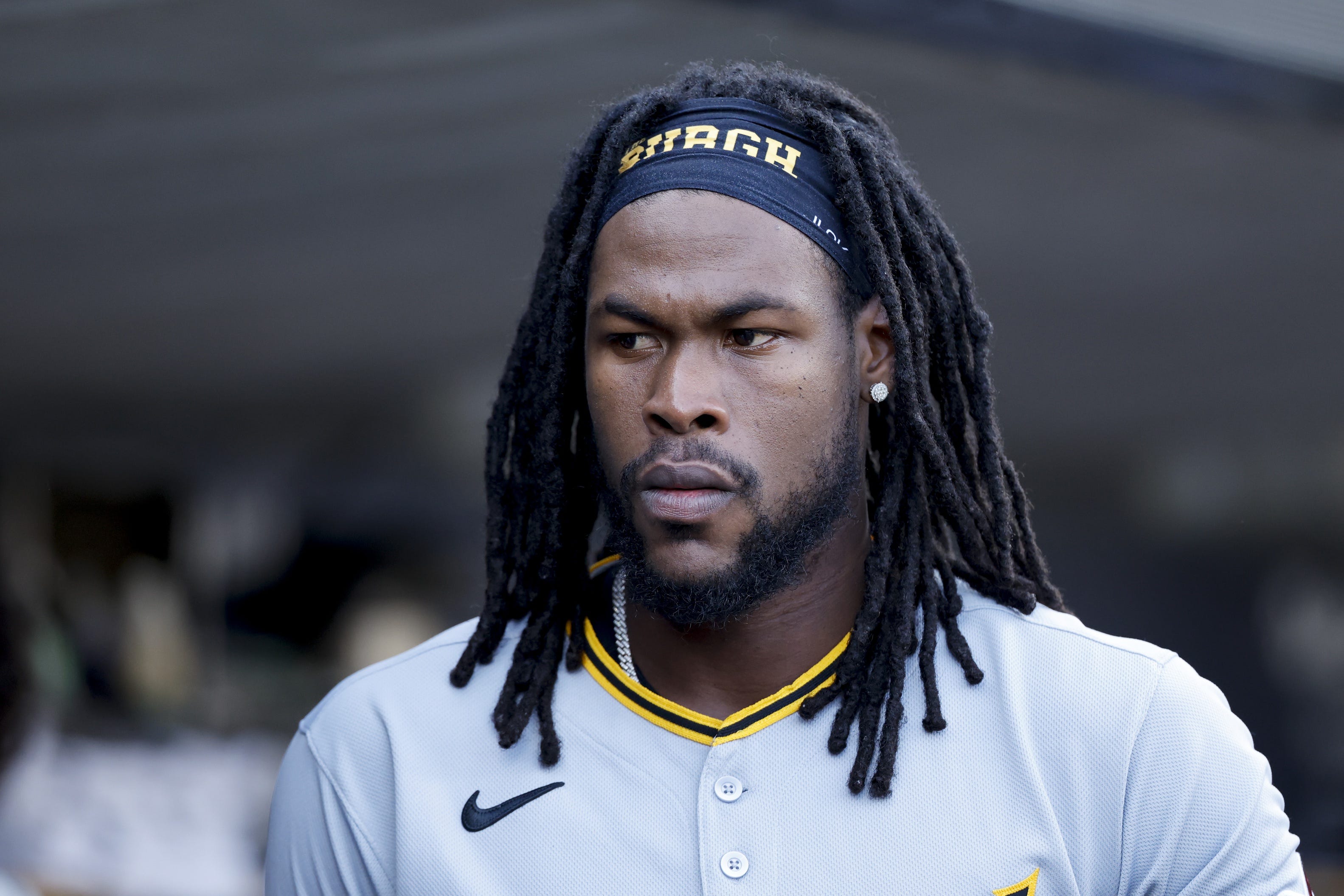 Cruz back in lineup after benching, but not leading off