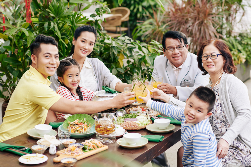 14 Spanish Family Traditions Tourists Never See