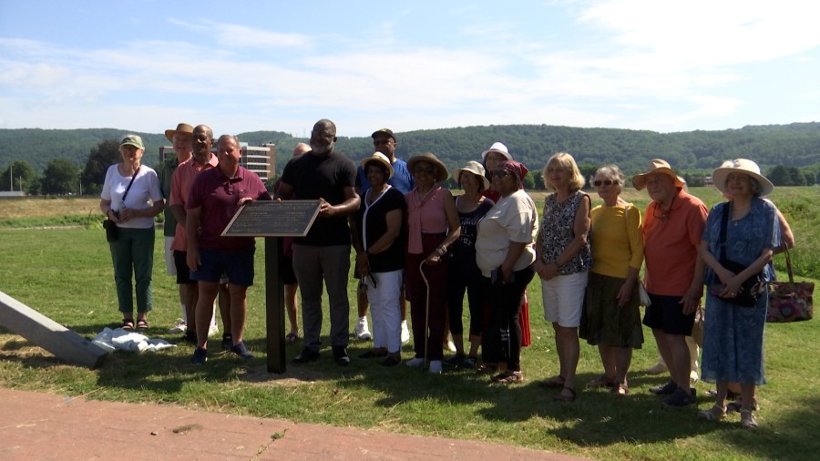 Plaque unveiled to commemorate Allen/Berry Bridge in Elmira