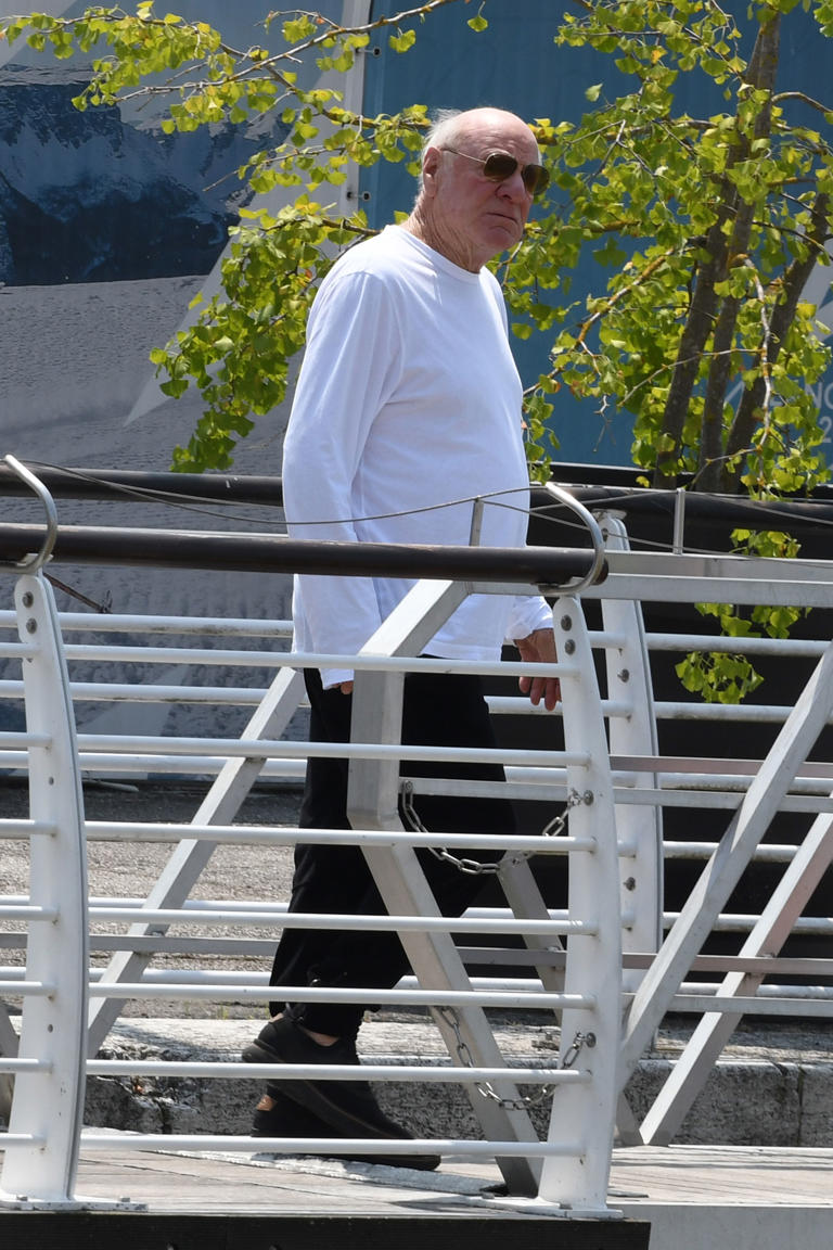 Jeff Bezos and Lauren Sánchez keeping A-list guests in the dark about ...