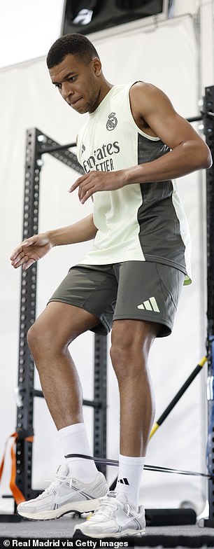 Real Madrid make Kylian Mbappe decision after he was hospitalised due ...