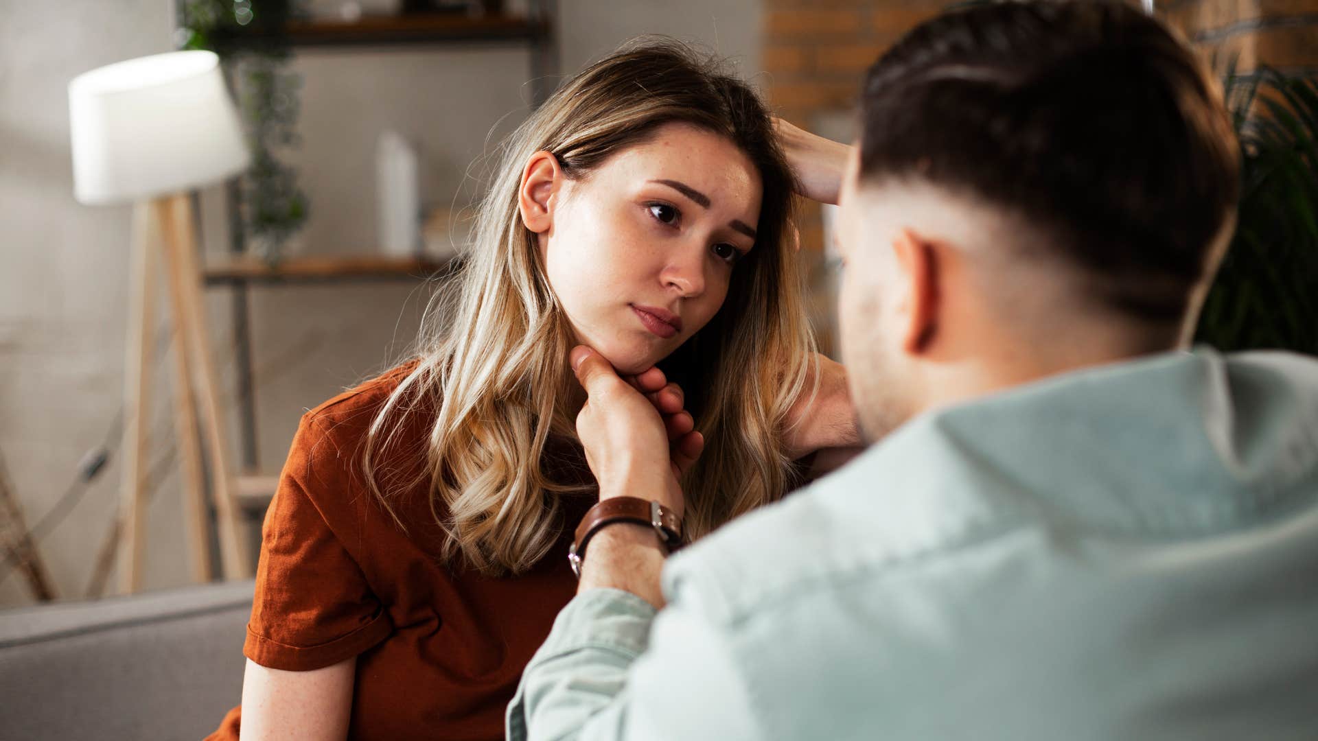 Husbands Who Truly Appreciate Their Wives Do These 11 Things Without Being Asked