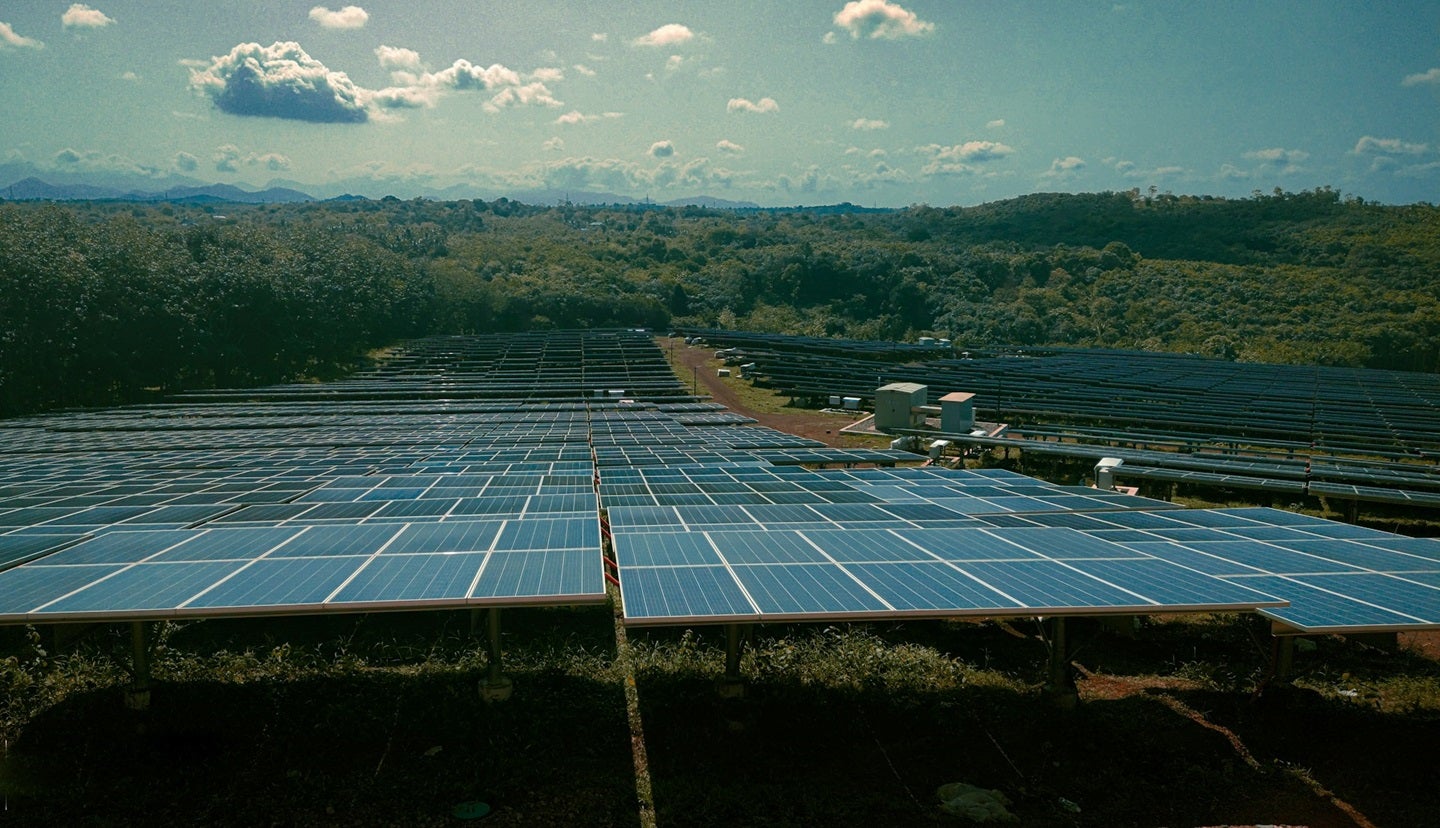 EU sees shift as wind and solar outpace fossil fuels in power output