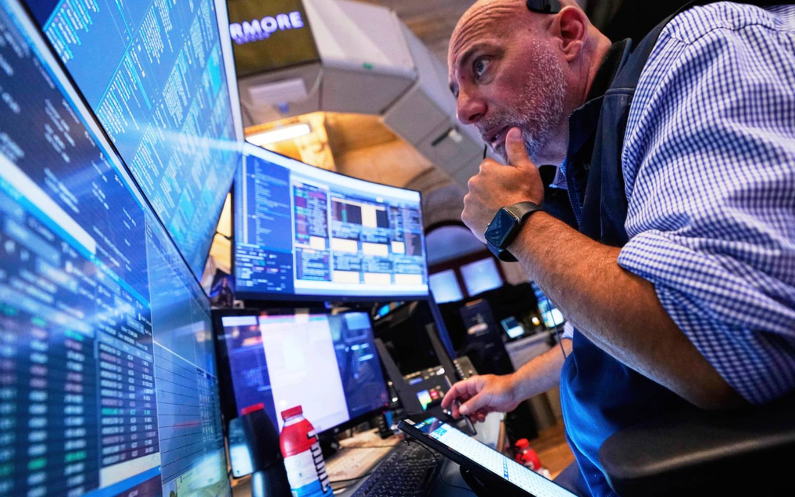 Wall Street futures steady as investors brace for crucial inflation data