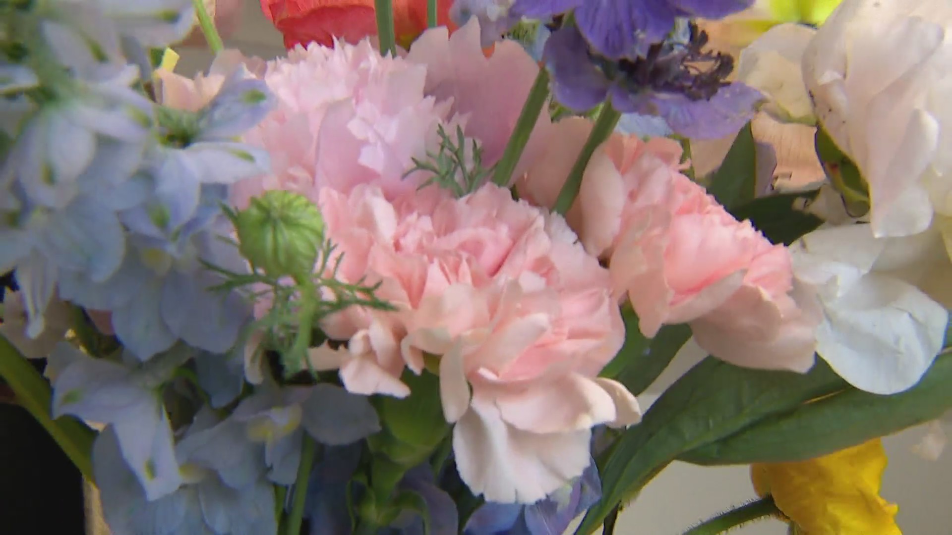 Parker florist tries to help keep costs low for wedding couples