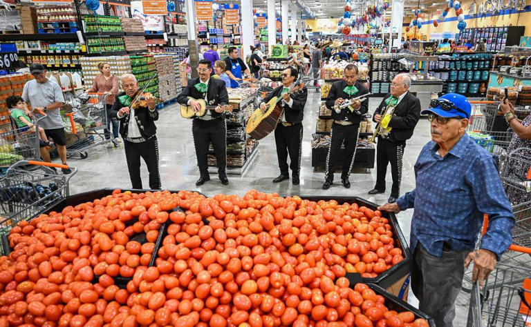 El Super opens its 2nd Hispanic grocery store in Fresno. Get a first ...