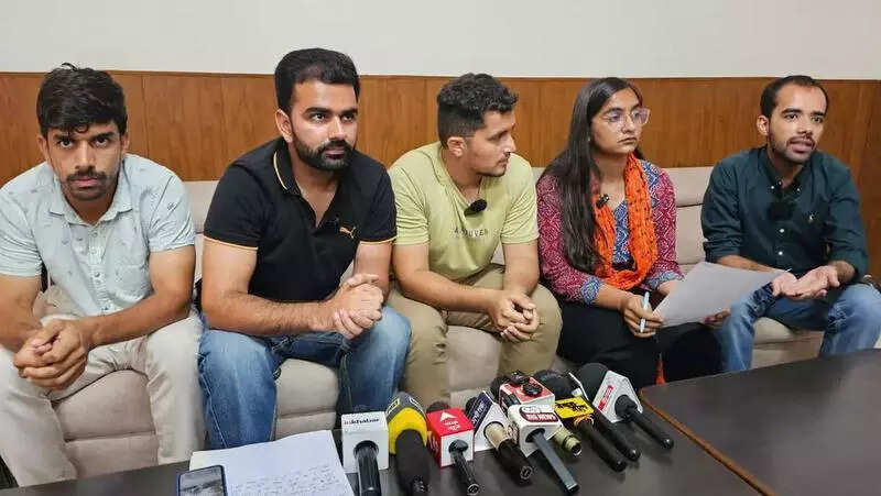 HAU students suspend dharna after govt accepts key demands