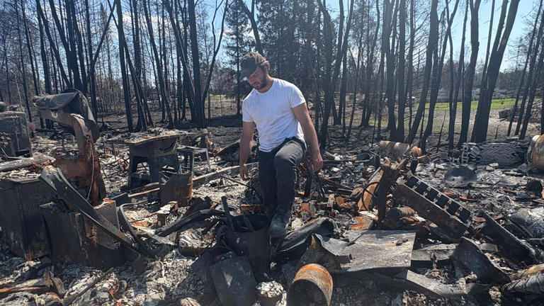 'Let us mourn': Denare Beach residents ask public not to visit fire ...